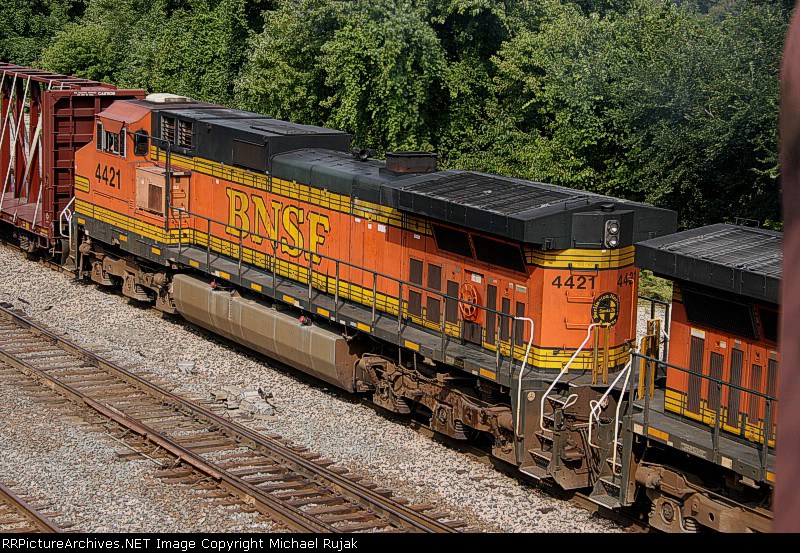 BNSF 4421